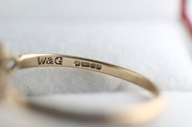 英国 イギリス 1984年 ビンテージ ゴールド リング 指輪 レディース 天然 ガーネット 純金率 375 J83 | iichi ハンドメイド・クラフト作品・手仕事品の通販