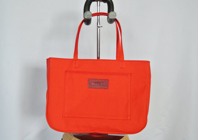 うさぎスカル（UR-1),スカーレットレッドの丸底トート。 | iichi ハンドメイド・クラフト作品・手仕事品の通販