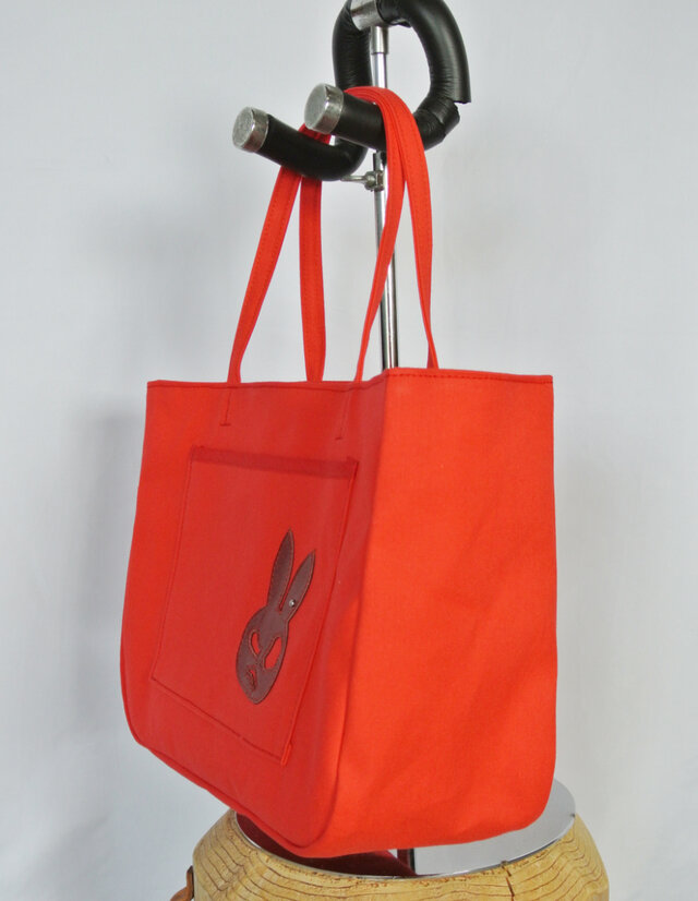 うさぎスカル（UR-1),スカーレットレッドの丸底トート。 | iichi ハンドメイド・クラフト作品・手仕事品の通販