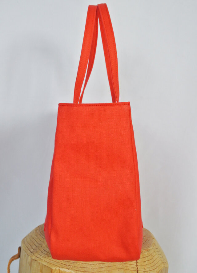 うさぎスカル（UR-1),スカーレットレッドの丸底トート。 | iichi ハンドメイド・クラフト作品・手仕事品の通販