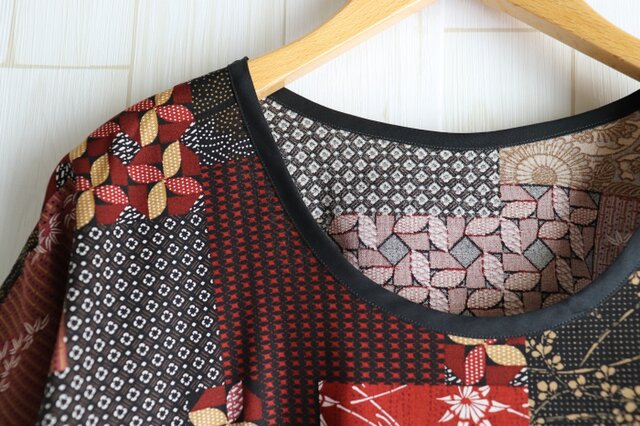 パッチワーク柄 ドルマンスリーブ ポケット付き ワンピース 黒×茶 和風 大きいサイズ 3L 4L 送料無料 | iichi 日々の暮らしを心地よくするハンドメイドやアンティークのマーケットプレイス