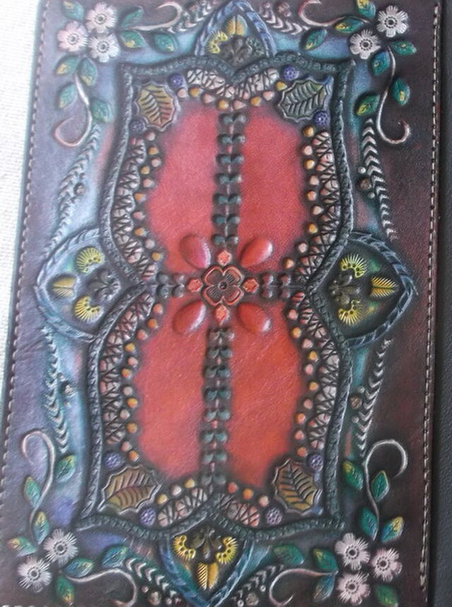 文庫サイズブックカバー 刻印,拭き染め 牛革 | iichi ハンドメイド・クラフト作品・手仕事品の通販