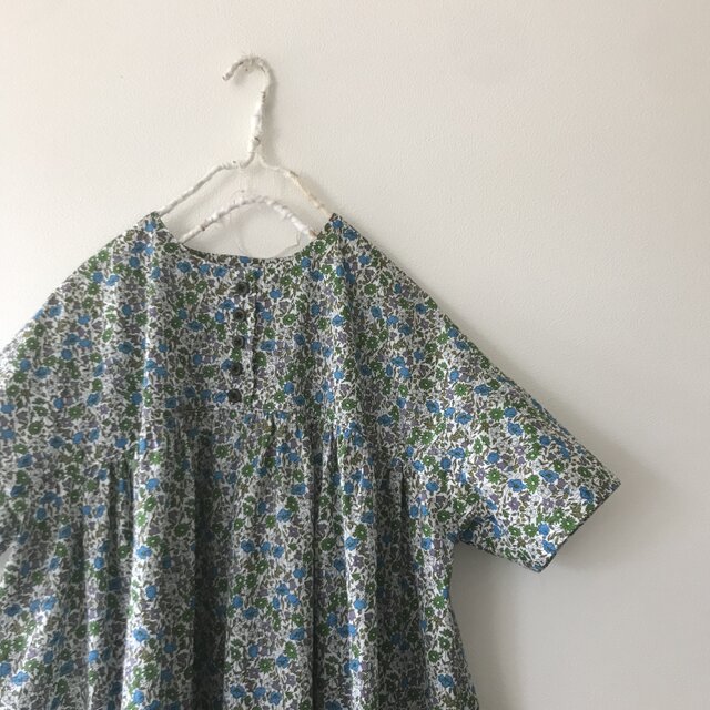 小花模様のロングワンピース（o-op-029) | iichi ハンドメイド・クラフト作品・手仕事品の通販