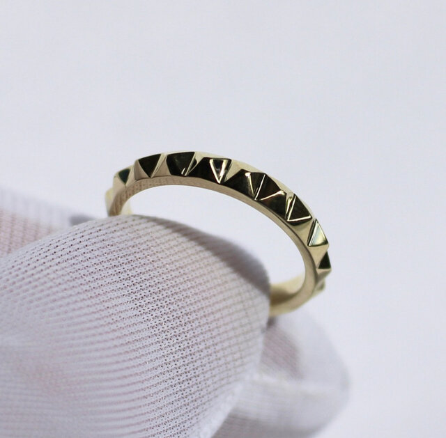 Pyramid Stud Ring (Width 3mm) / K10, K18, PT900 | iichi ハンドメイド・クラフト作品・手仕事品の通販