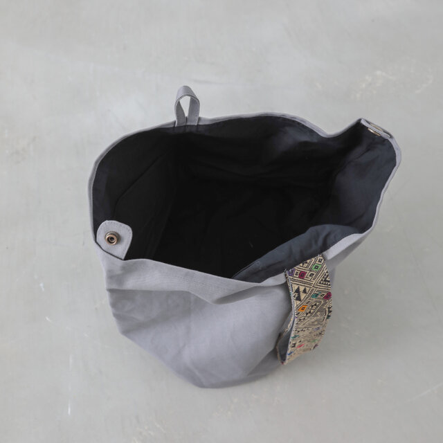 1点もの Pointy corn bag / light gray | iichi ハンドメイド・クラフト作品・手仕事品の通販