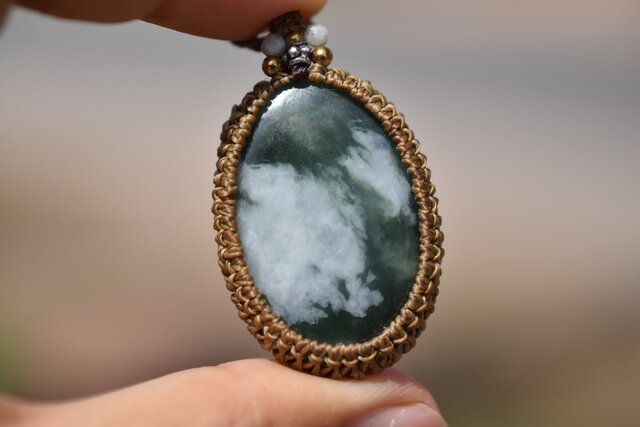 本翡翠★ミャンマー翡翠★マクラメネックレス1036 | iichi ハンドメイド・クラフト作品・手仕事品の通販