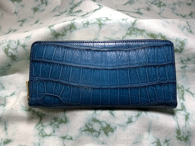 ワニ革【ブルージーン：ヴィンテージ】(アリゲーター鰐:テール) firebird【オイスター】ラウンドロング | iichi ハンドメイド・クラフト作品・手仕事品の通販