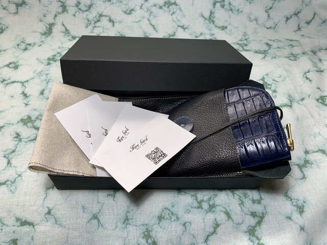 【ポロサス】(本藍染:濃藍:tail) firebird 【AK.17】ラウンドミディアム 伝統の草木染 プレゼントにも!！ | iichi ハンドメイド・クラフト作品・手仕事品の通販