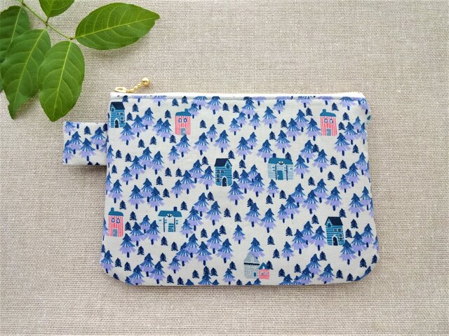 ＊森と家4＊コットンフラットポーチ＊ファスナー18cm＊USAコットン＊COTTON+STEEL＊ | iichi 日々の暮らしを心地よくするハンドメイドやアンティークのマーケットプレイス