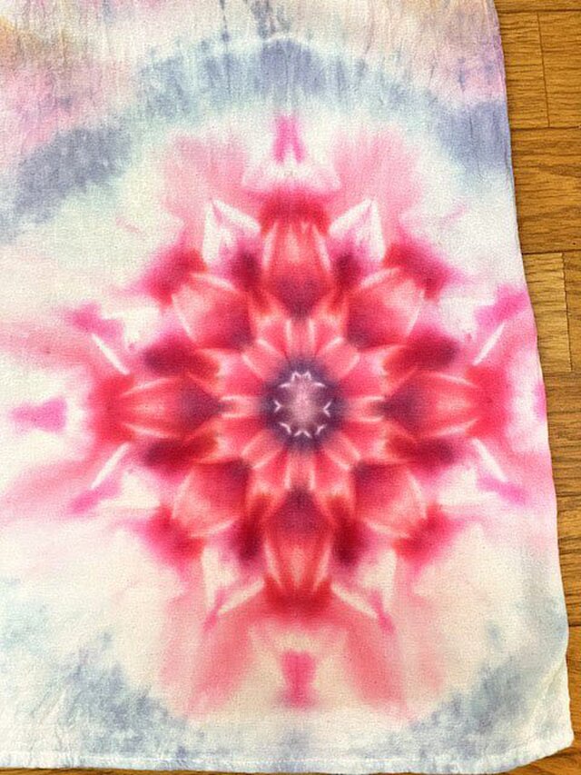 タイダイ染め スカート 虹や空を映すカラーに美しく幻想的な大曼荼羅 HD19-67 | iichi ハンドメイド・クラフト作品・手仕事品の通販