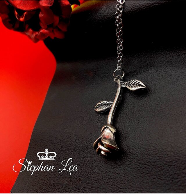 期間限定 Stephan Lea アレルギー対応〜シルバーアンティークバラネックレス | iichi ハンドメイド・クラフト作品・手仕事品の通販