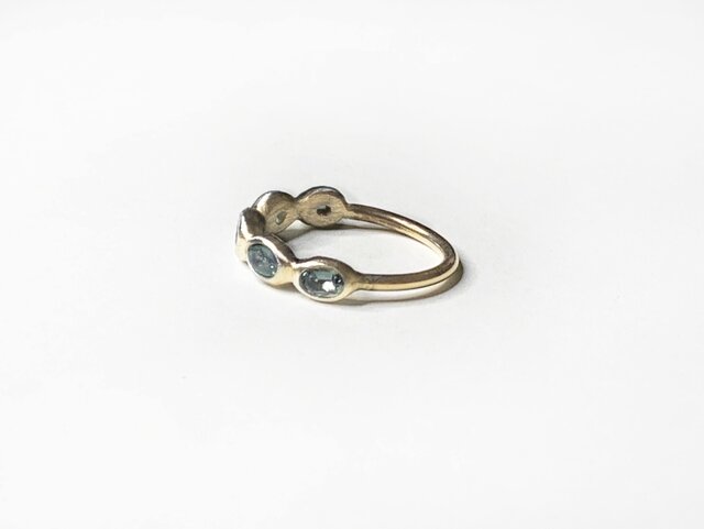 一点もの k18 Alexandrite pentad リング No.3/ 受注制作 | iichi 日々の暮らしを心地よくするハンドメイドやアンティークのマーケットプレイス