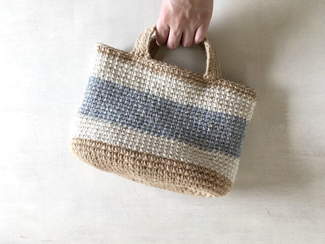 麻ひもバッグ mini IceBlue | iichi 日々の暮らしを心地よくするハンドメイドやアンティークのマーケットプレイス