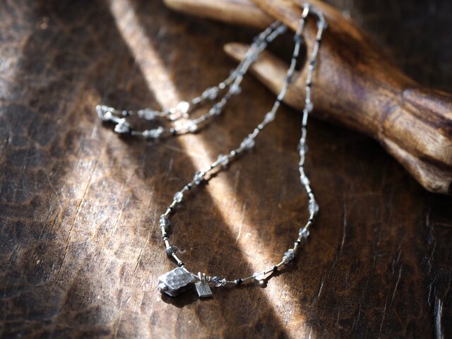 -Square top- silver necklace 'stone mix' | iichi 日々の暮らしを心地よくするハンドメイドやアンティークのマーケットプレイス