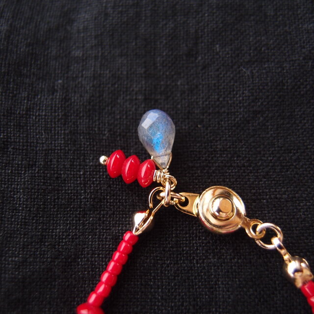 Labradorite × Red Coral Bracelet【GP】ラブラドライト×レッドコーラル ブレスレット | iichi ハンドメイド・クラフト作品・手仕事品の通販
