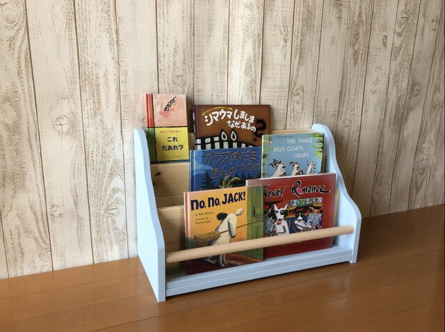 *表紙の見える絵本棚*絵本棚*マガジンラック*家具*~㊤マンチェスターブルー&ミディアム~60 | iichi 日々の暮らしを心地よくするハンドメイドやアンティークのマーケットプレイス
