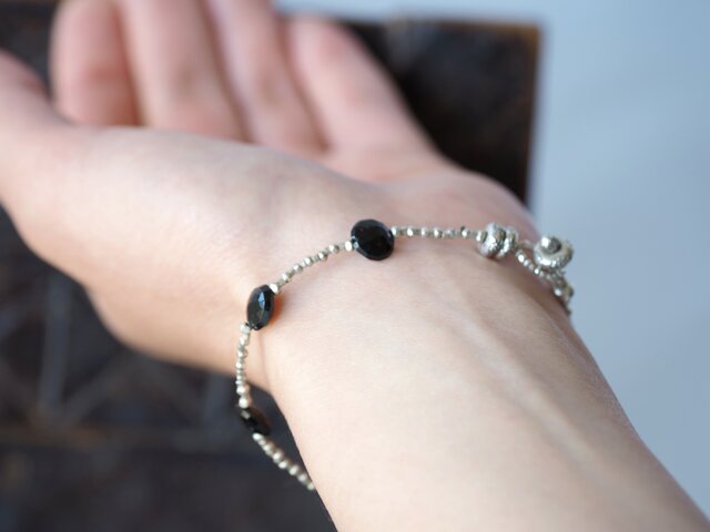 ブラックトルマリン シルバーブレスレット | iichi ハンドメイド・クラフト作品・手仕事品の通販