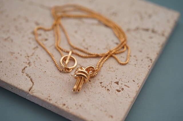 【knot】18kgp knot necklace | iichi ハンドメイド・クラフト作品・手仕事品の通販