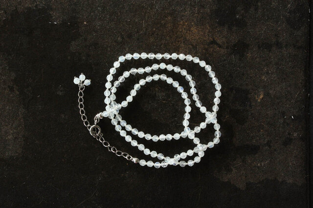 No. 124 ホワイトラブラドライトのネックレス（3-3.5mm・長さ53cm） | iichi ハンドメイド・クラフト作品・手仕事品の通販
