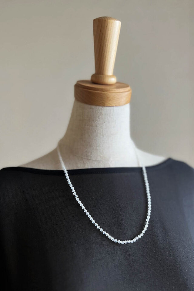 No. 124 ホワイトラブラドライトのネックレス（3-3.5mm・長さ53cm） | iichi ハンドメイド・クラフト作品・手仕事品の通販