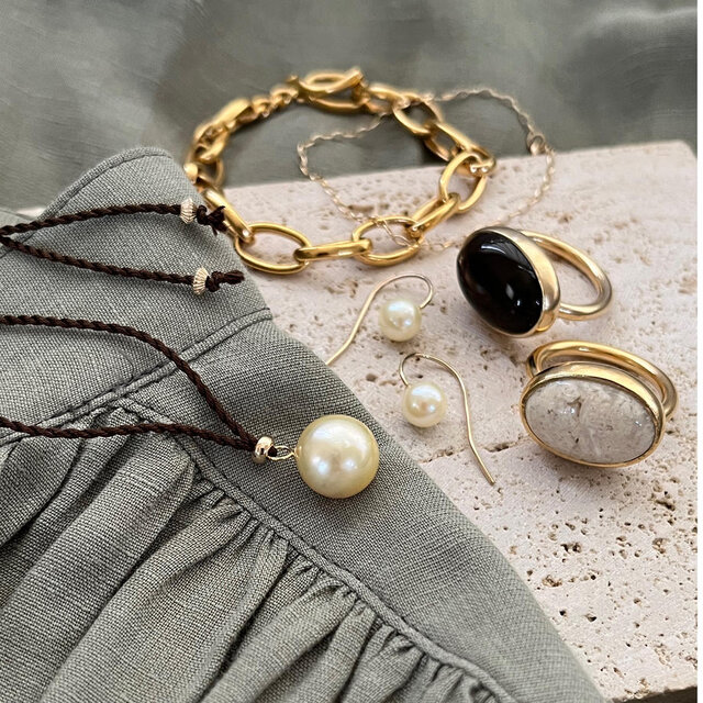 【holiday】イエロー南洋パールシルクコードネックレス（brown) | iichi 日々の暮らしを心地よくするハンドメイドやアンティークのマーケットプレイス