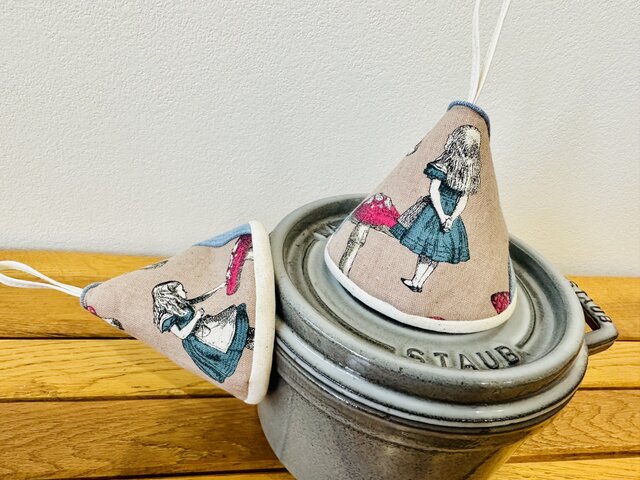 三角鍋つかみ★staub ストウブ ホーロー鍋★ミトン 鍋つかみ | iichi ハンドメイド・クラフト作品・手仕事品の通販