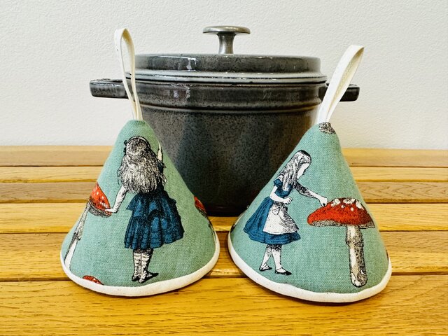 三角鍋つかみ★staub ストウブ ホーロー鍋★ミトン 鍋つかみ | iichi ハンドメイド・クラフト作品・手仕事品の通販