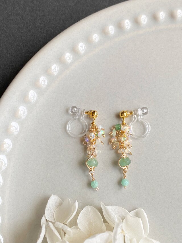 エメラルドとプレシャスオパールのノンホールピアス ac/701 | iichi ハンドメイド・クラフト作品・手仕事品の通販