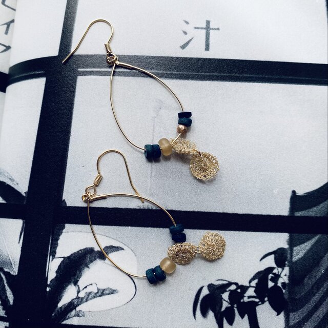 ito,indigo beadsフープピアス | iichi ハンドメイド・クラフト作品・手仕事品の通販