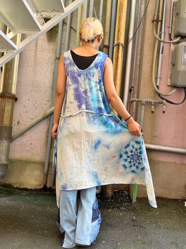 タイダイ染め 新型ノースリーブワンピース 爽やかな夏の空に美しい碧翠色の幻想的な大曼荼羅 HD19-69 | iichi ハンドメイド・クラフト作品・手仕事品の通販
