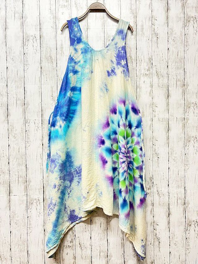 タイダイ染め 新型ノースリーブワンピース 爽やかな夏の空に美しい碧翠色の幻想的な大曼荼羅 HD19-69 | iichi ハンドメイド・クラフト作品・手仕事品の通販