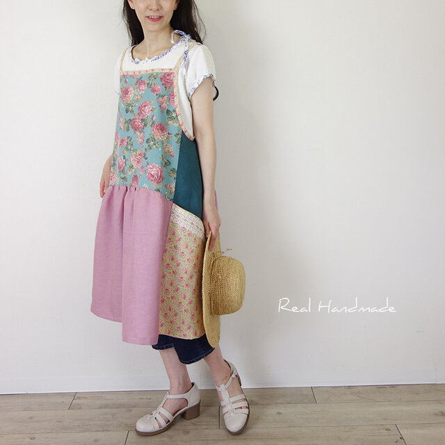 [予約販売] リネンエメグリとピンクフラワー脇下がりキャミワンピース | iichi ハンドメイド・クラフト作品・手仕事品の通販