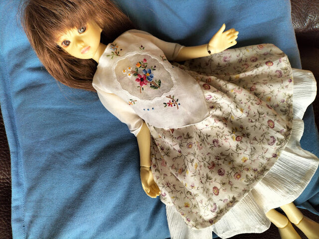 MSD用（背丈42cm位） 刺繍ハンカチーフのブラウス 他 | iichi ハンドメイド・クラフト作品・手仕事品の通販