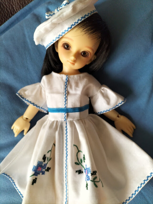 YSD用（背丈26cm位）コットン刺繍のハンカチーフドレスとベレー | iichi ハンドメイド・クラフト作品・手仕事品の通販