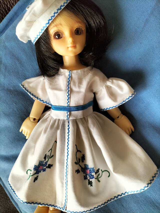 YSD用（背丈26cm位）コットン刺繍のハンカチーフドレスとベレー | iichi ハンドメイド・クラフト作品・手仕事品の通販