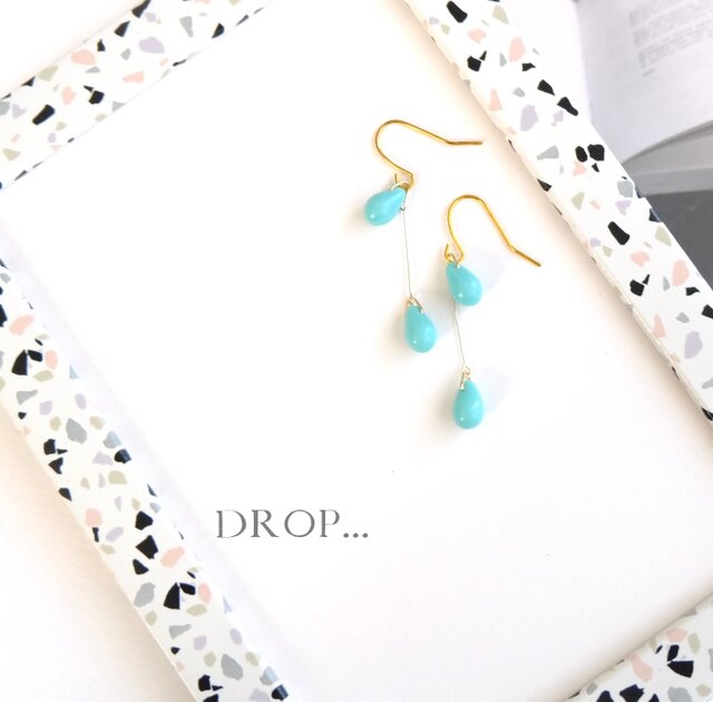 d80-G114【アイルランドブルー】チェコドロップのアレンジピアス (パーツ変更可能) | iichi ハンドメイド・クラフト作品・手仕事品の通販