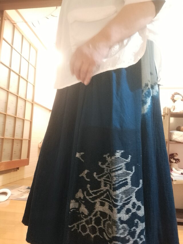 古布リメイク☆藍染めパッチスカート☆夏は木綿が嬉しい77cm丈 | iichi 日々の暮らしを心地よくするハンドメイドやアンティークのマーケットプレイス