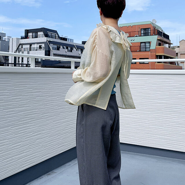 【新作】フリルつきシアー2wayブラウス23006YEF | iichi ハンドメイド・クラフト作品・手仕事品の通販