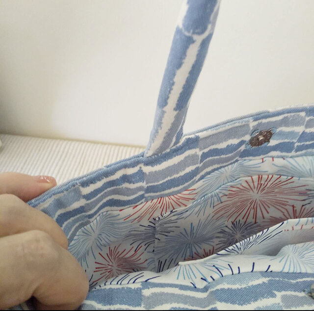 たっぷり入る ︎デザイントートbag | iichi ハンドメイド・クラフト作品・手仕事品の通販