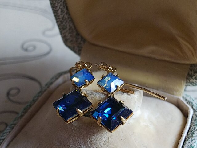 ヴィンテージ Starシャイン×モンタナBlue／Square ピアスまたはイヤリング | iichi 日々の暮らしを心地よくするハンドメイドやアンティークのマーケットプレイス