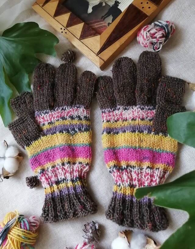 茶色のプリンセス〜オパール毛糸の指先フリー手袋 | iichi 日々の暮らしを心地よくするハンドメイドやアンティークのマーケットプレイス