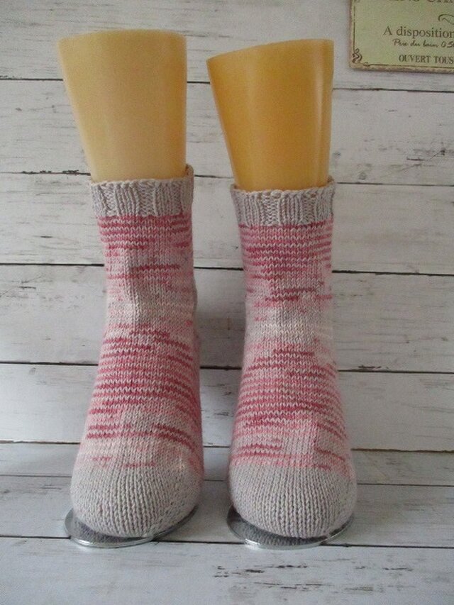 手編みサマーソックス Opal KFS 216 ルビー& KFS 213 コットングレー | iichi ハンドメイド・クラフト作品・手仕事品の通販