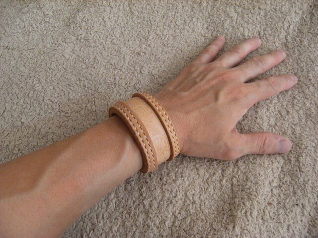 FLダブルピンバングル（ヘナタトゥーver.） | iichi ハンドメイド・クラフト作品・手仕事品の通販