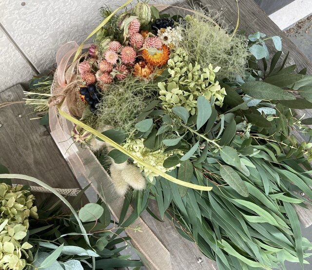 ふわふわ花束風スワッグH | iichi ハンドメイド・クラフト作品・手仕事品の通販