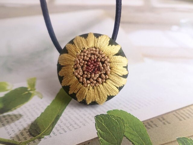 *Always*ひまわりヘアゴム② | iichi 日々の暮らしを心地よくするハンドメイドやアンティークのマーケットプレイス