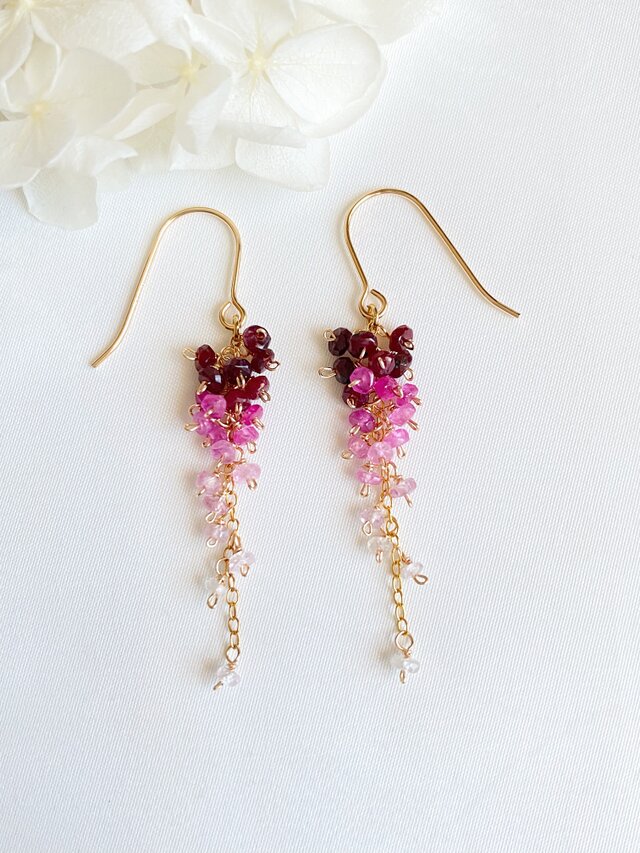 14kgf 7月誕生石【Ruby】ルビー、ピンクサファイアの房ピアス ac/709 | iichi ハンドメイド・クラフト作品・手仕事品の通販