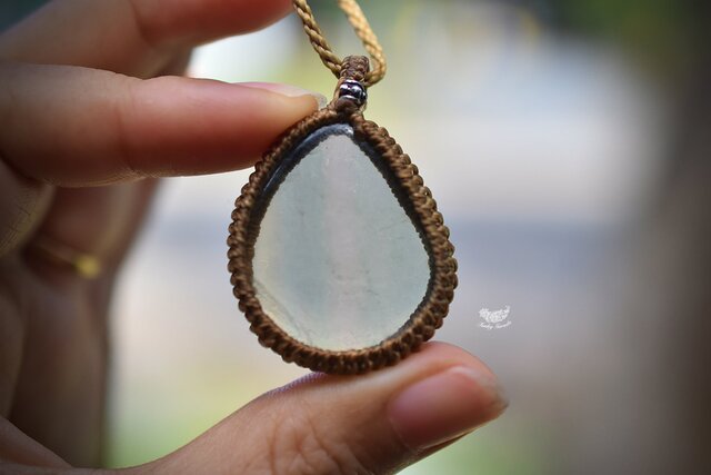 ブルーグリーン★フローライト マクラメネックレス1079 | iichi 日々の暮らしを心地よくするハンドメイドやアンティークのマーケットプレイス