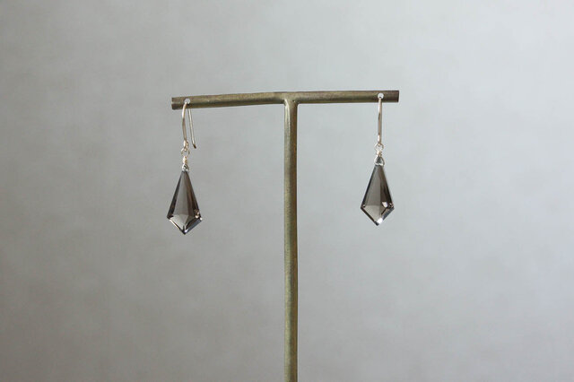 No. 847 スモーキークォーツのピアス（gold） | iichi ハンドメイド・クラフト作品・手仕事品の通販