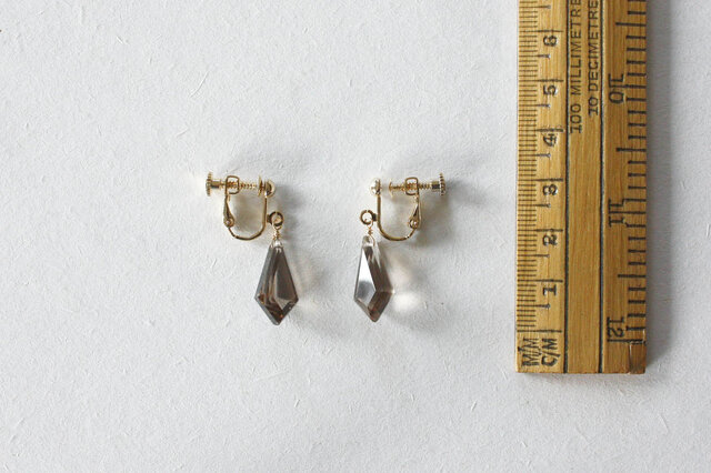No. 743 スモーキークォーツのイヤリング（gold） | iichi ハンドメイド・クラフト作品・手仕事品の通販