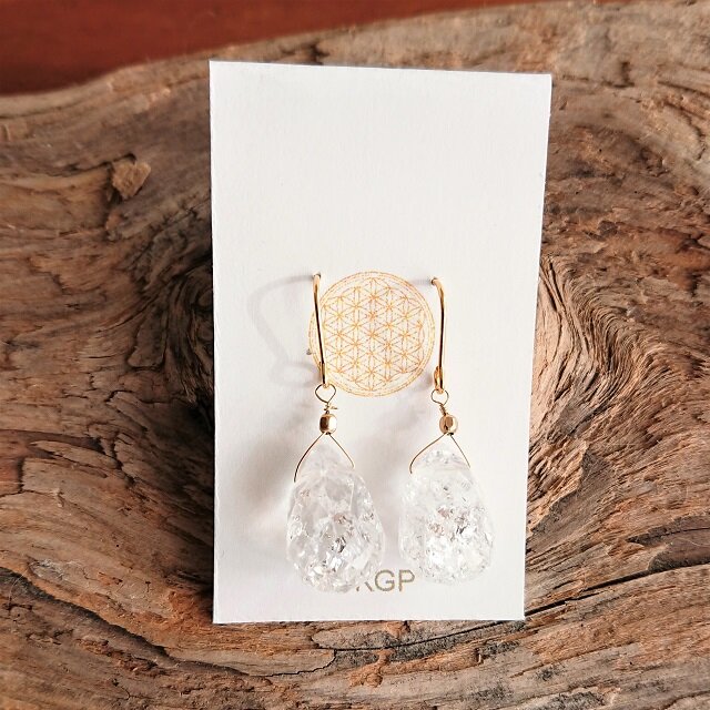 クラッククリスタルのピアス 16kgp | iichi ハンドメイド・クラフト作品・手仕事品の通販